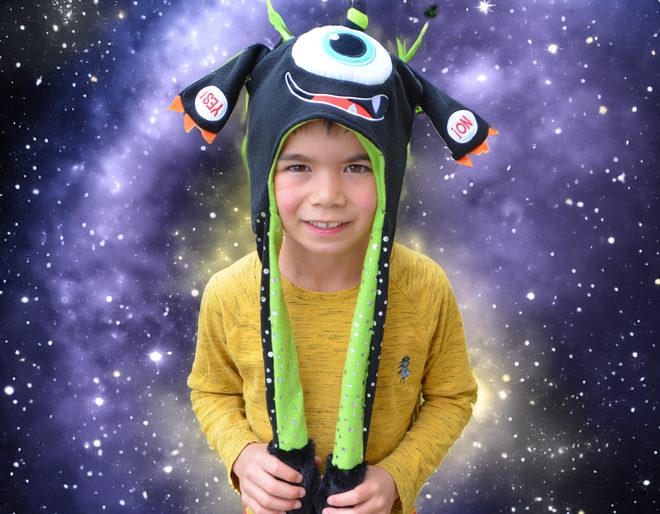 Alien Hat - With Flappy Answering Arms!